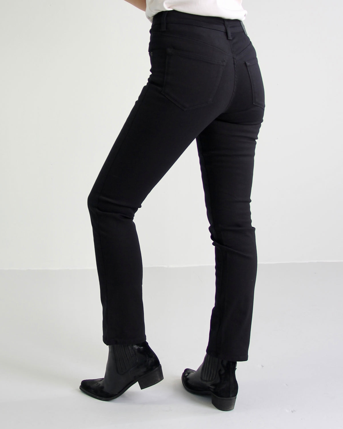 ELLERY TAILORED JEANS- BLACK – Denim Destination